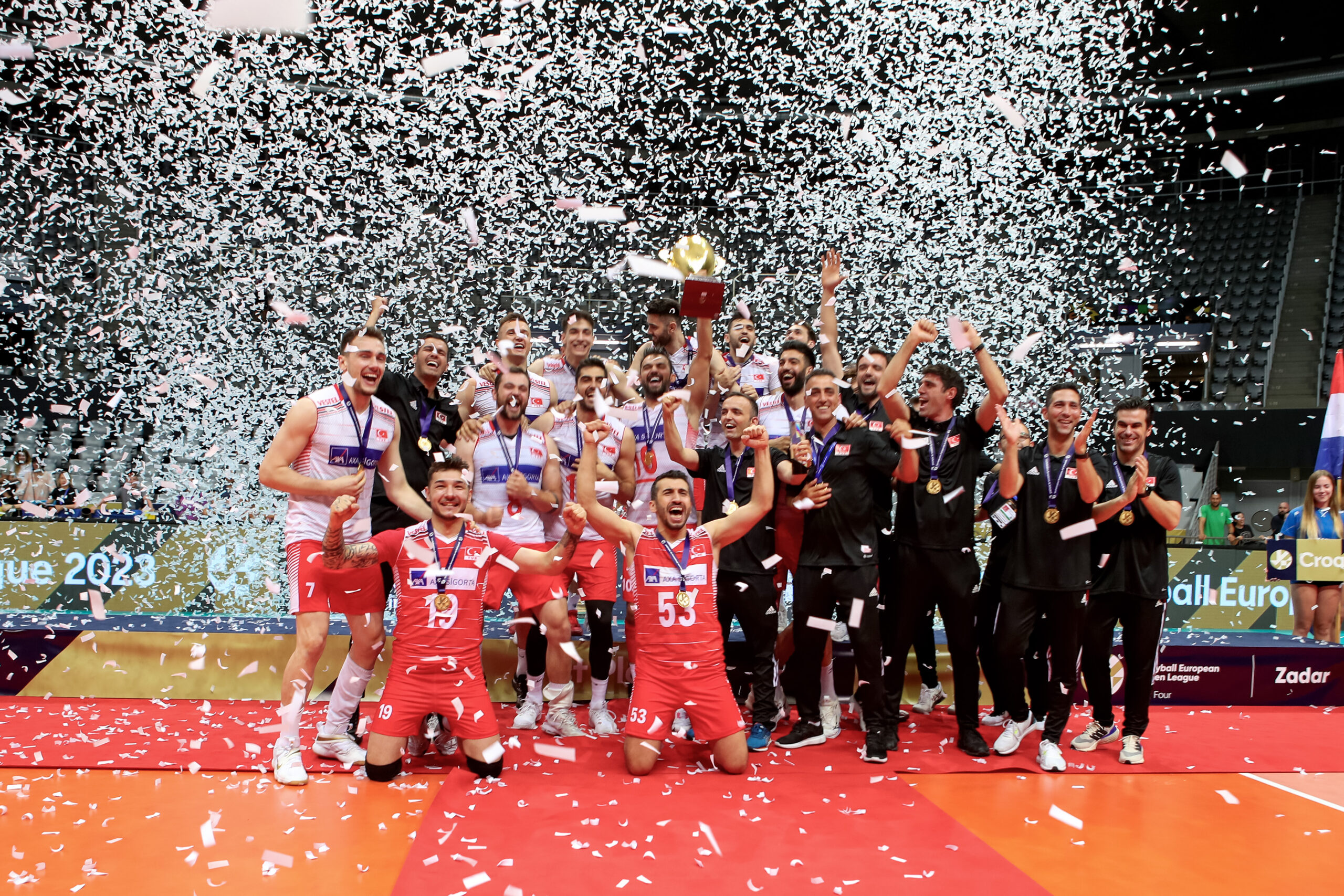 Turkki lentopallon Kultaisen liigan mestariksi - Lentopalloliitto