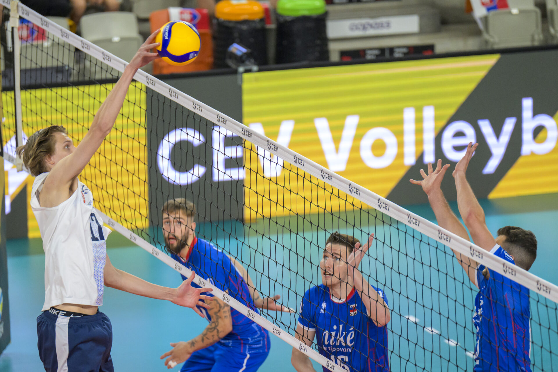 Veljeksiltä upea avaus Kultaiseen liigaan - Lentopalloliitto