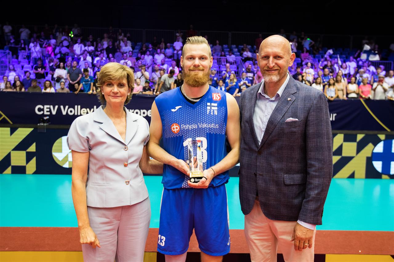 Joonas Jokela Kultaisen liigan MVP - Lentopalloliitto