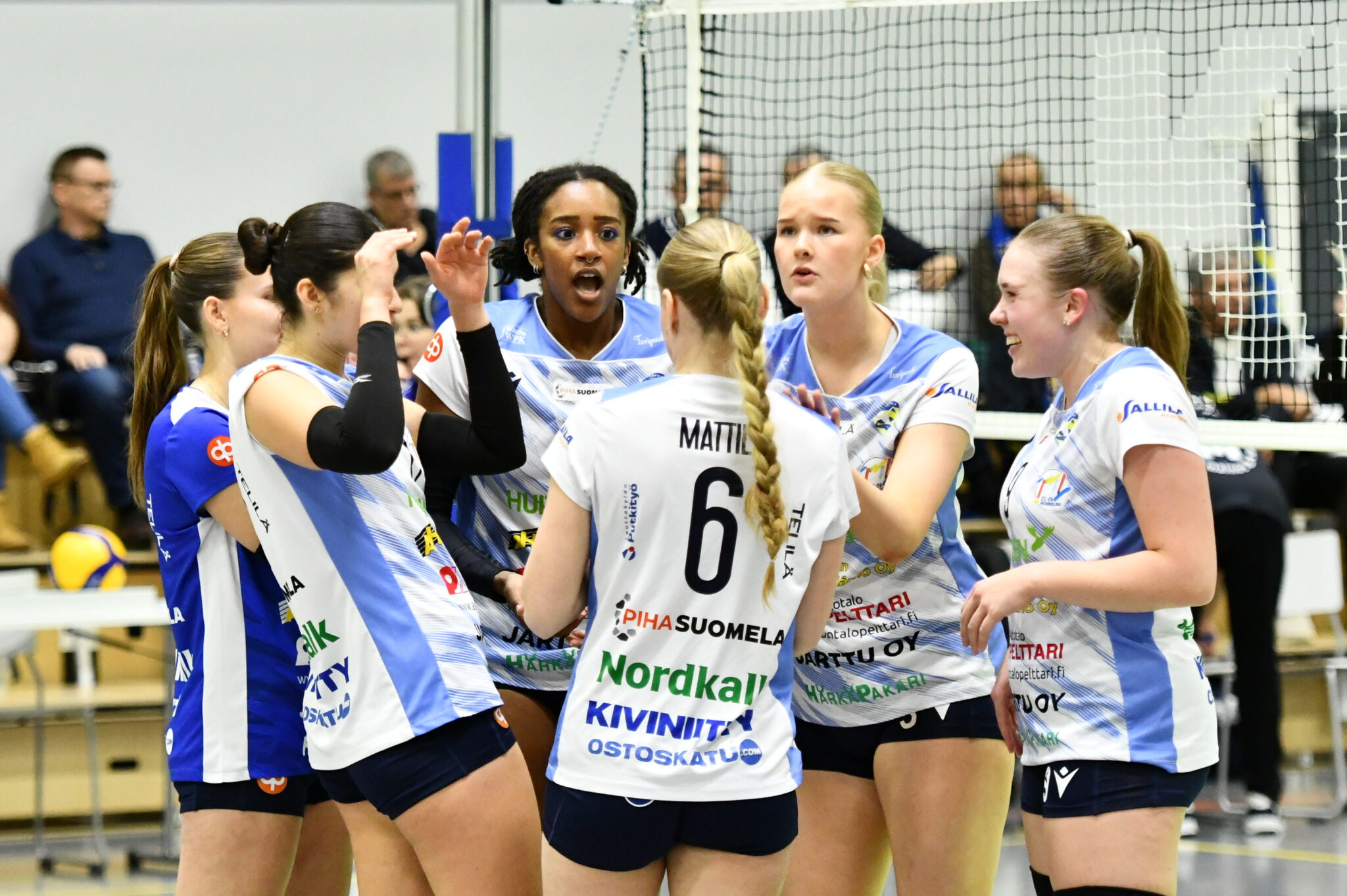 Naisten puolivälierä: LP-Vampula - LiigaPloki 2-3 - Lentopalloliitto